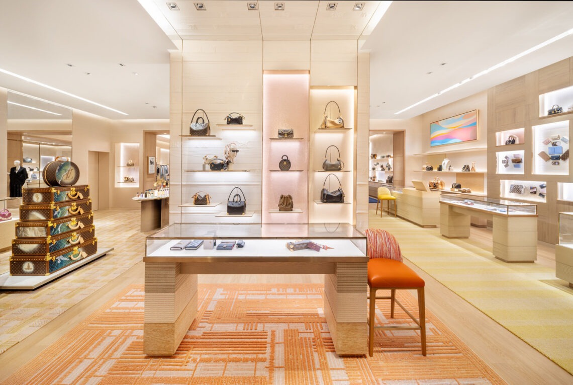 Louis Vuitton Lands on Worth Avenue in Palm Beach with a Sun-Drenched ...