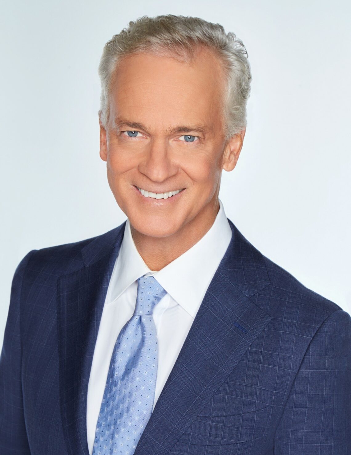 A Day in the Life of Fox News @ Night’s Trace Gallagher – Spotlight