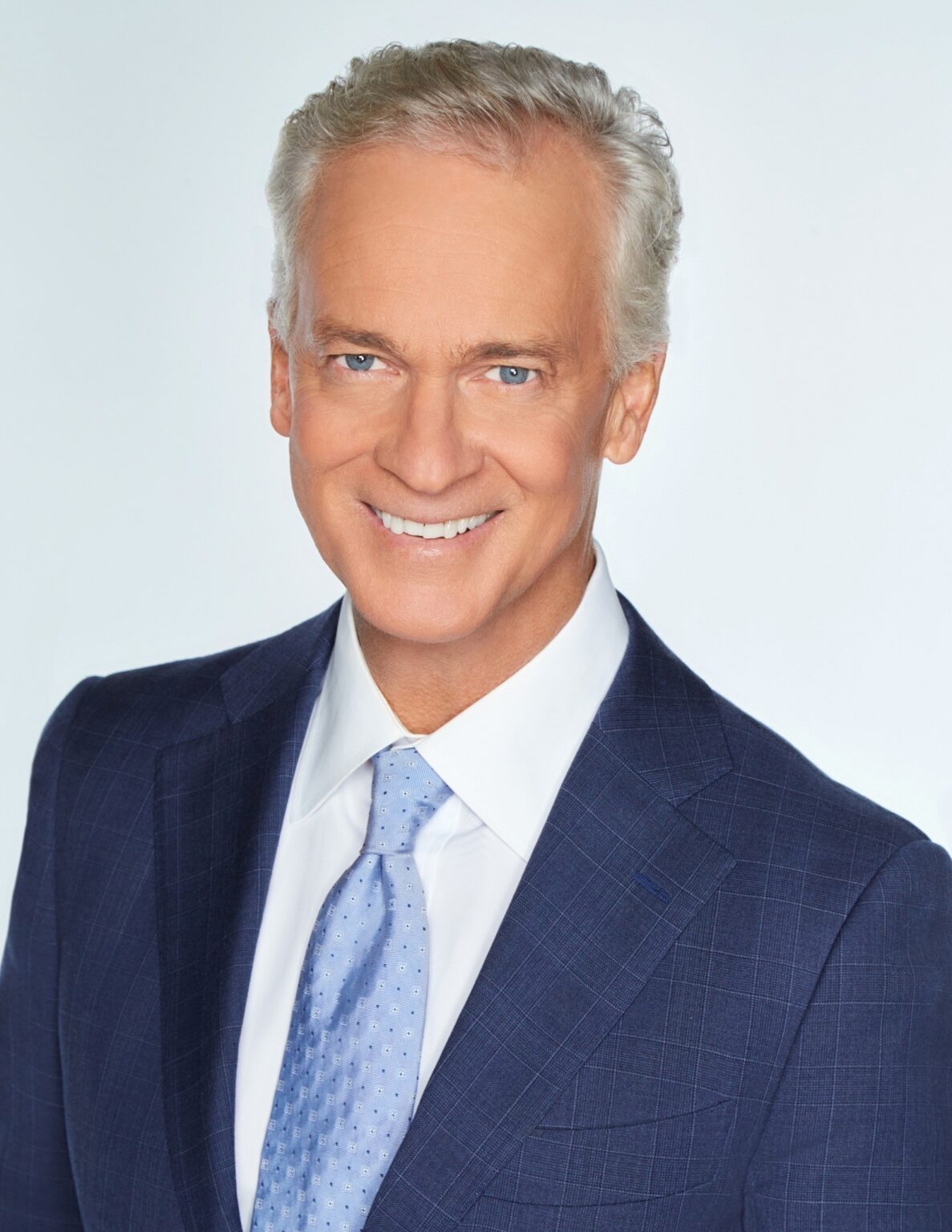 A Day in the Life of Fox News @ Night’s Trace Gallagher – Spotlight